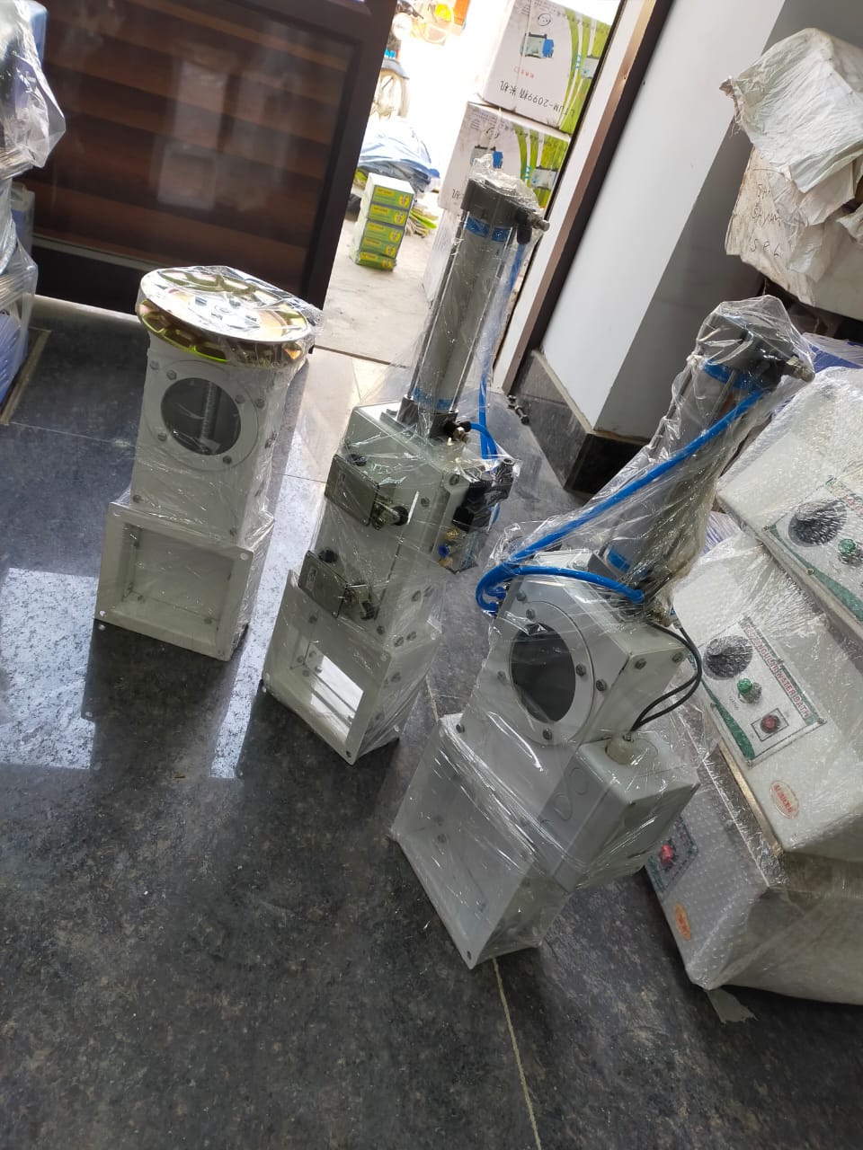 Pneumatic Gates - Golden Rolls: Premier Rubber Rolls and Material ...